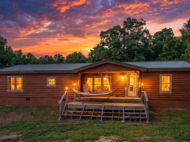 221 Woodridge Ln, Mammoth Spring, AR 72554