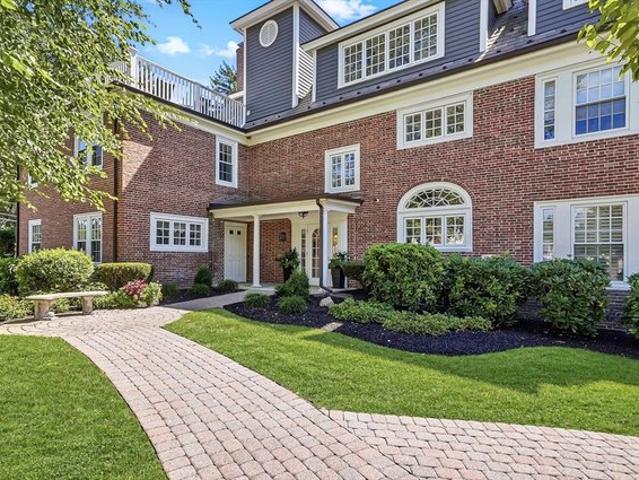 221 Worcester Ln Unit 6, Waltham, MA 02451