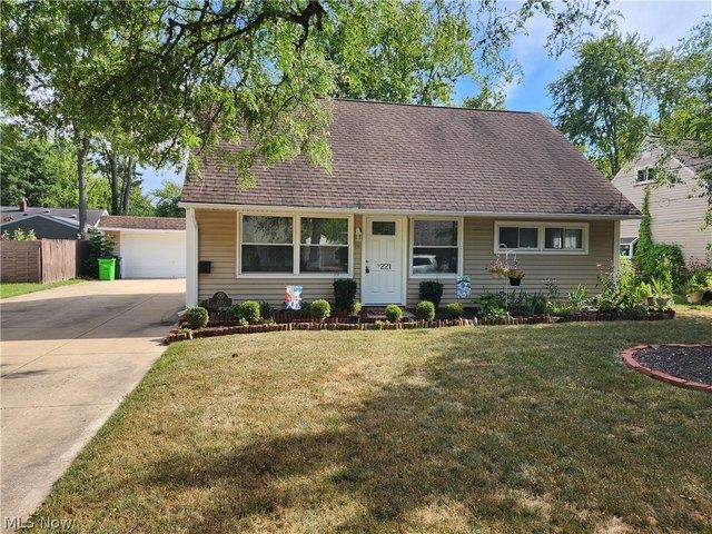 221 Wallace Dr, Berea, OH 44017