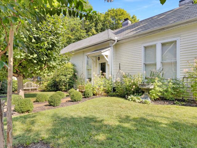 221 Walnut St