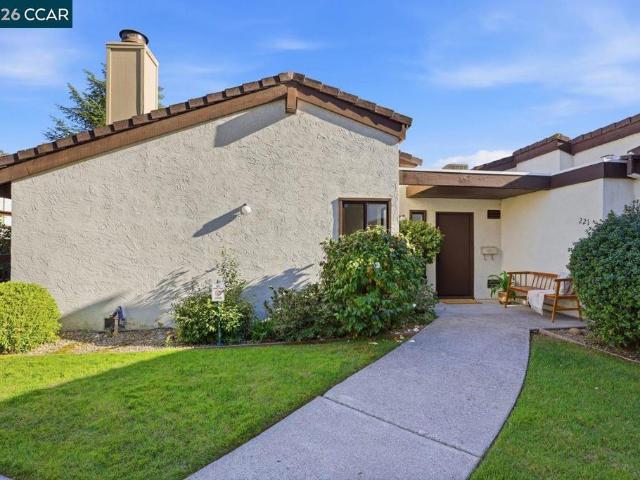 221 Tangerine Ct