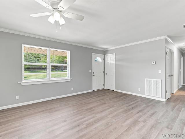 221 Thornwood Drive