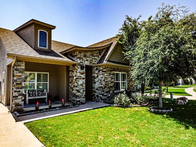221 Tinker Trl, Burleson, TX 76028
