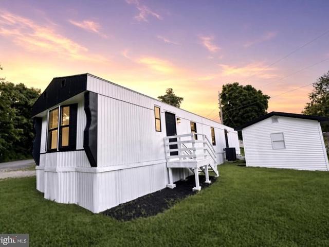 221 Trevor Ct, Martinsburg, WV 25403