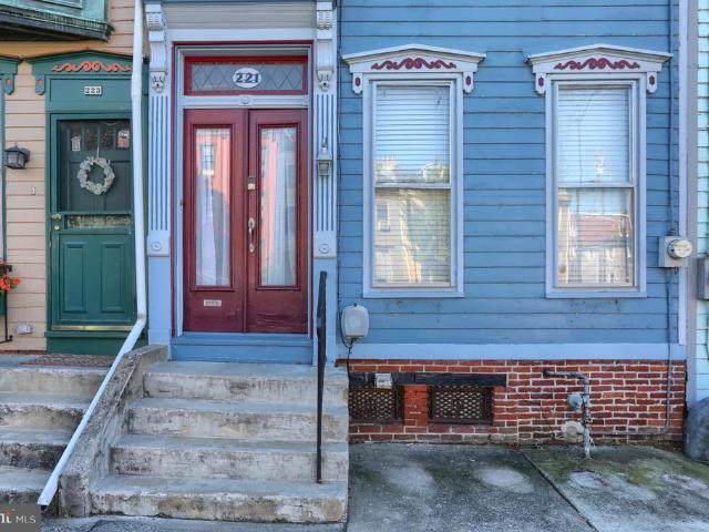 221 Verbeke Street