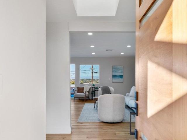 221 Vía Los Miradores, Redondo Beach, CA