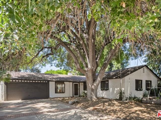 22245 Leadwell St, Los Angeles, CA 91303