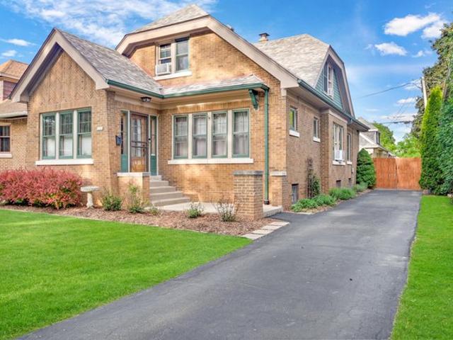 2224 N 60th St, Milwaukee, WI 53208