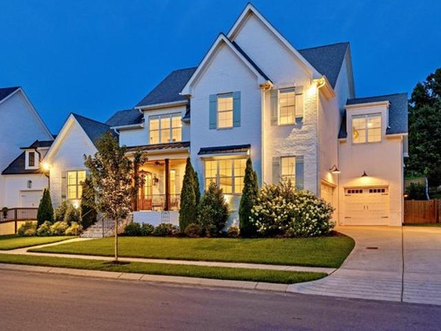 2224 Brakeman Ln, Thompsons Station, TN 37179