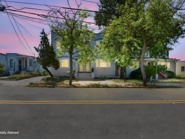 2224 Derby Street