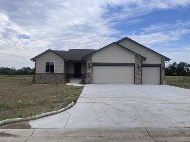 2224 E Arrowhead St, Andover, KS 67002