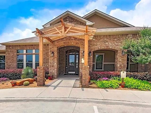 2224 E Main St, Uvalde, TX 78801
