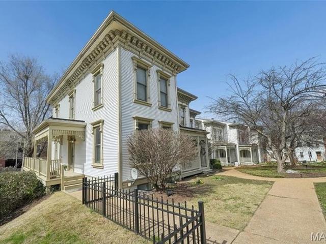 2224 Hickory St, Saint Louis, MO 63104