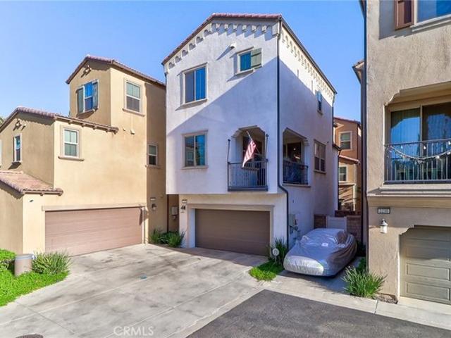 2224 Peach Ct, Upland, CA 91786
