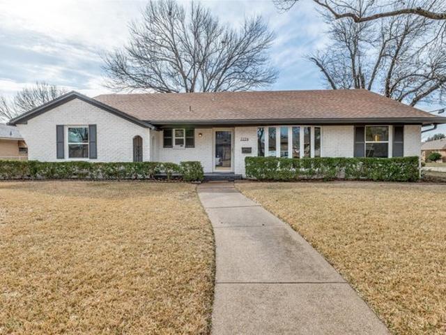 2224 Reynoldston Ln, Dallas, TX 75232