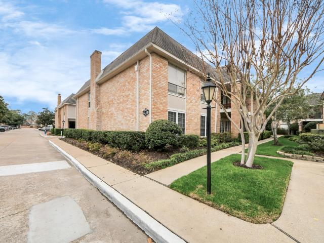 2224 S Piney Point Road 227