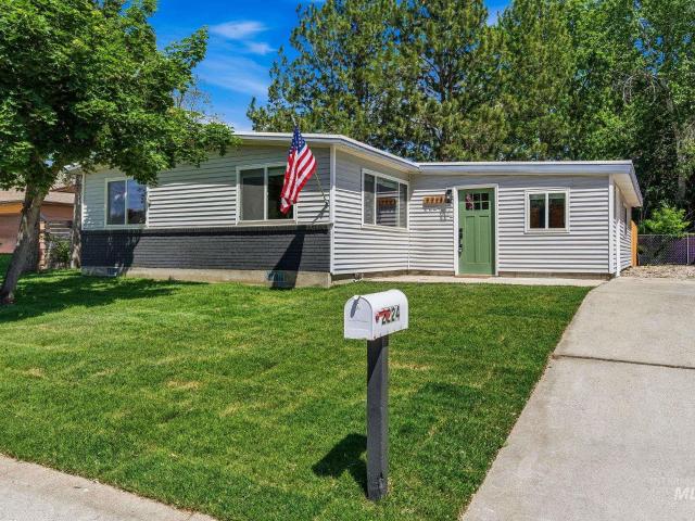 2224 S Rachel Circle