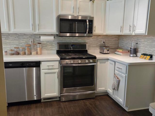 2224 Sandridge Lane