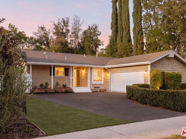 22251 Kittridge St, Los Angeles, CA 91303