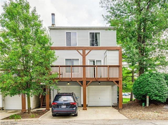 22252 Center Ridge Rd, Rocky River, OH 44116