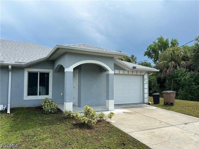 2225/2 Snead Dr, Lehigh Acres, FL 33973
