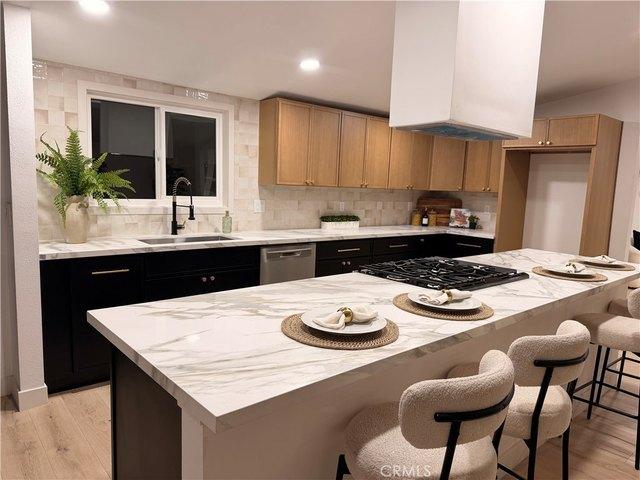 2225 Maple St, Costa Mesa, CA 92627