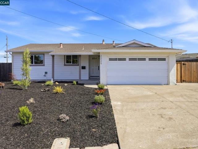 2225 Meadowlark St