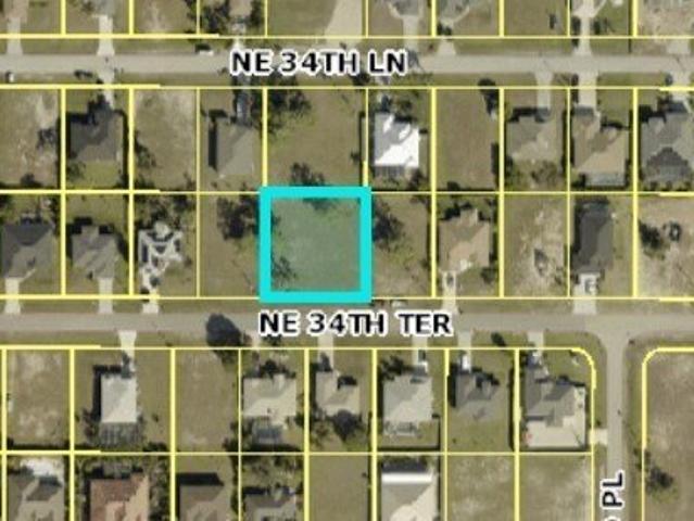 2225 NE 34th Ter, Cape Coral, FL 33909
