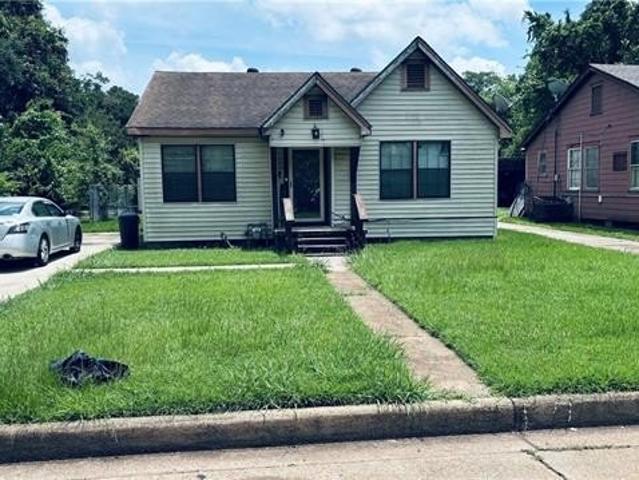 2225 Noble St, Alexandria, LA 71301
