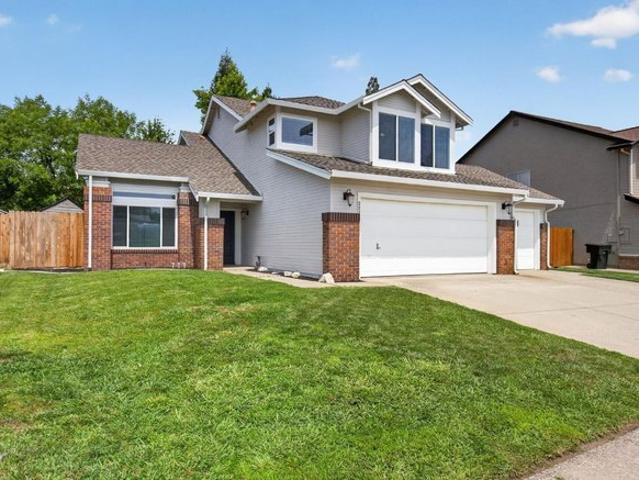 2225 Americana Dr, Roseville, CA 95747