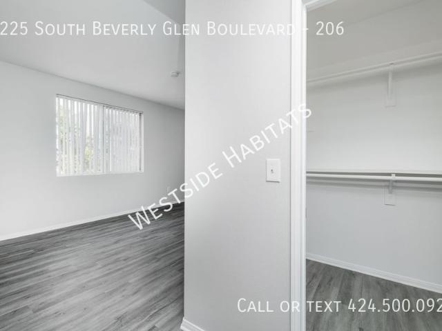 2225 Beverly Glen Gorgeous, fully renovated building located in West LA
