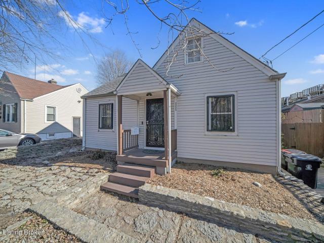 2225 Fort St