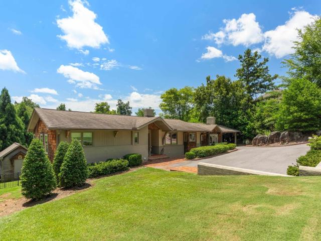 2225 Peacock Lane