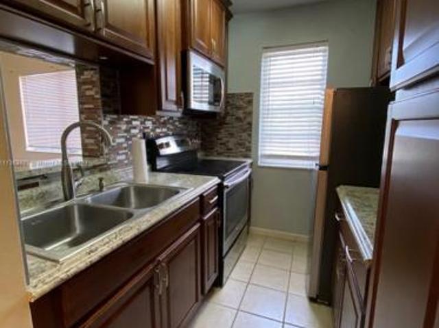 2225 Polk St #1B, Hollywood, FL 33020