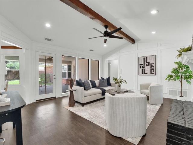 2225 Ridgewood