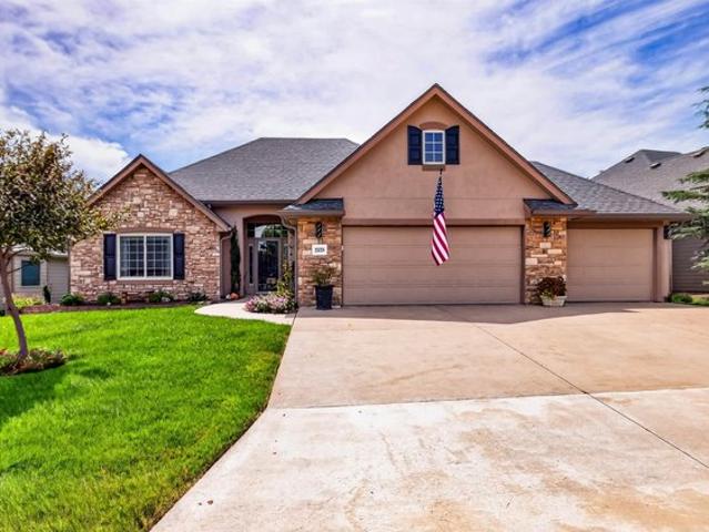 2225 SW Millers Glen Dr, Topeka, KS 66614