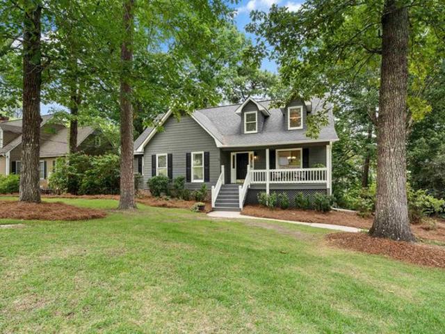 2225 Shelterwood Rd, Hoover, AL 35226
