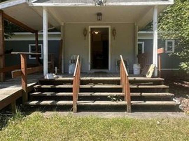 2225 Six Mile Lake Rd, East Jordan, MI 49727