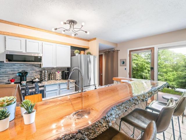 2225 Tanners Ridge Condos