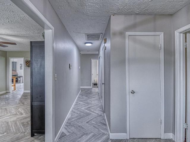 2225 W Country Club Road