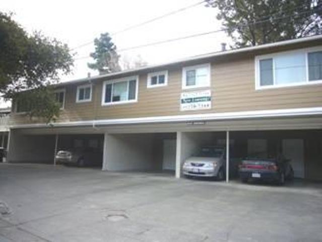 $2225 / 2br Spacious Two Bedroom Near Cal Train!