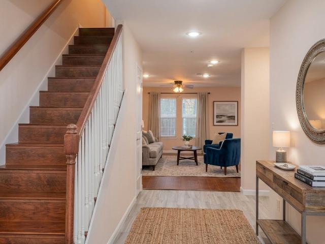 22262 unit 9 Adams Street
