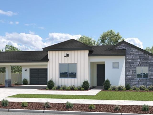 2226 N Hilton St Unit SYC32, Visalia, CA 93291