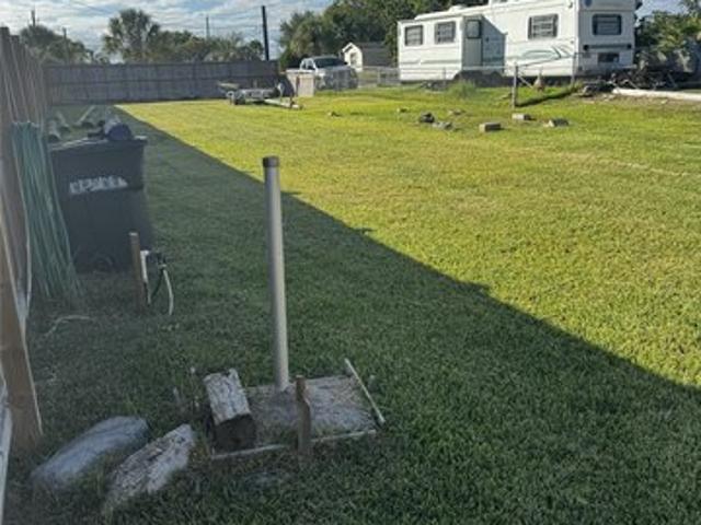 2226 Avenue L, Dickinson, TX 77539