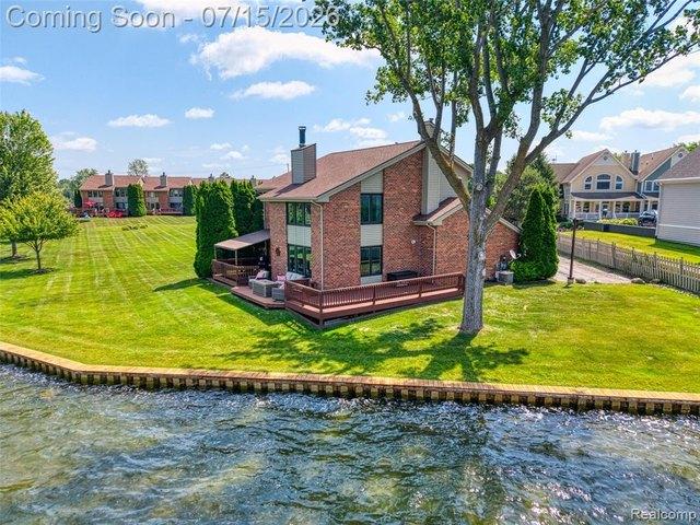 2226 Bowles St, Fenton, MI 48430