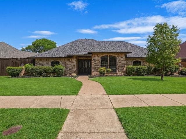2226 Diamond Oaks Dr, Garland, TX 75044