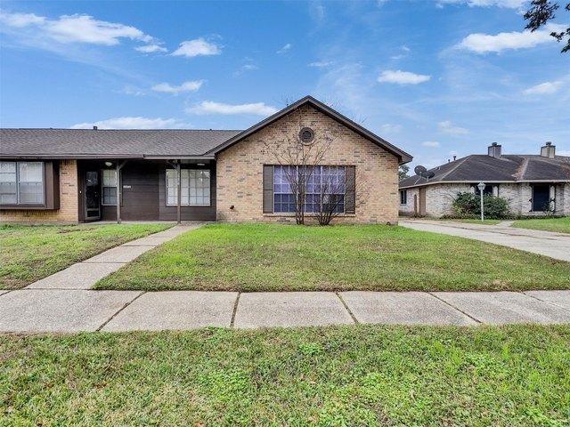 2226 Spring Dusk Ln, Spring, TX 77373