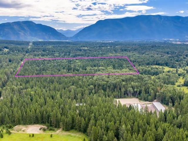 2226 Tamarack Ln, Columbia Falls, MT 59912
