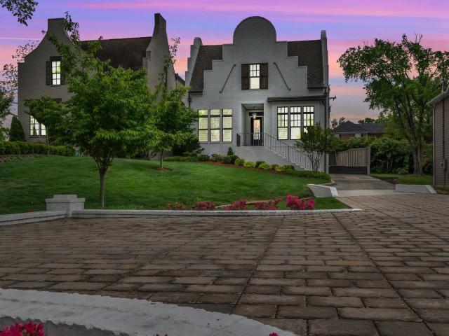 2227 Castleman Dr