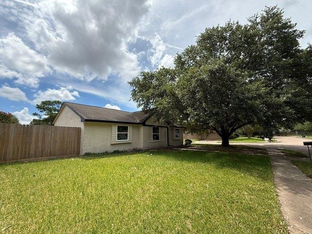 2227 Cherry Bend Dr, Houston, TX 77077
